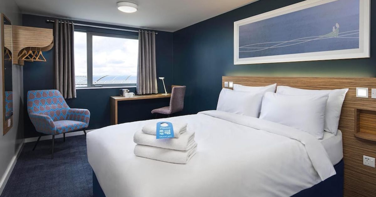 Travelodge Gatwick Airport Central £27. Gatwick Hotel Deals & Reviews ...