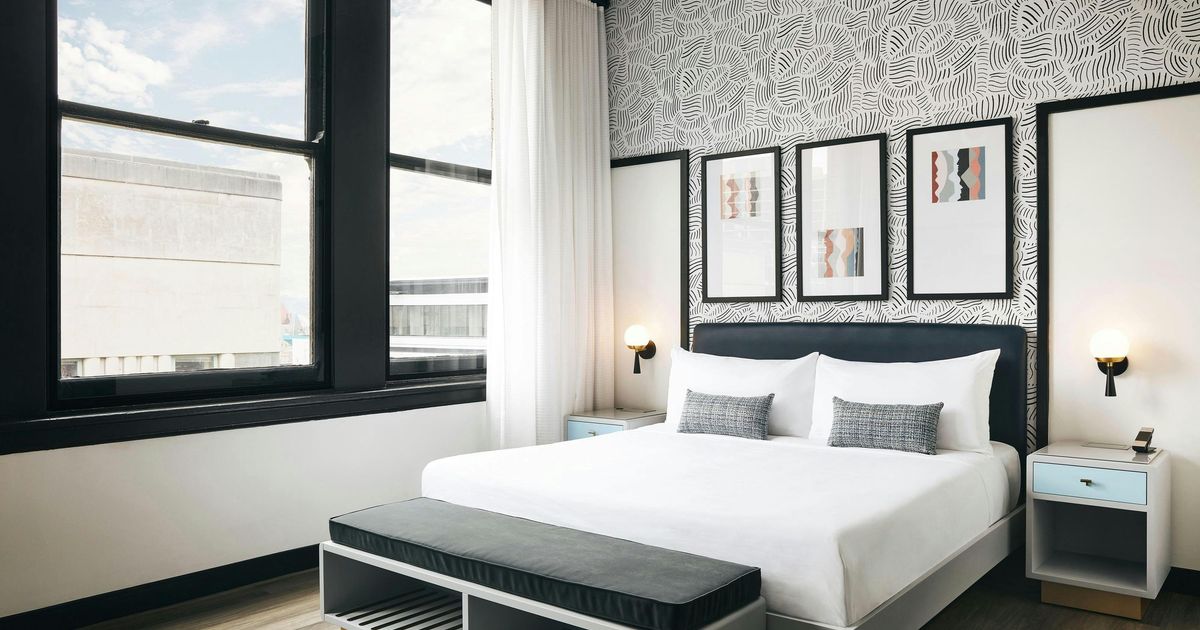 Kinley Cincinnati Downtown, a Tribute Portfolio Hotel ₹ 15,610 ...