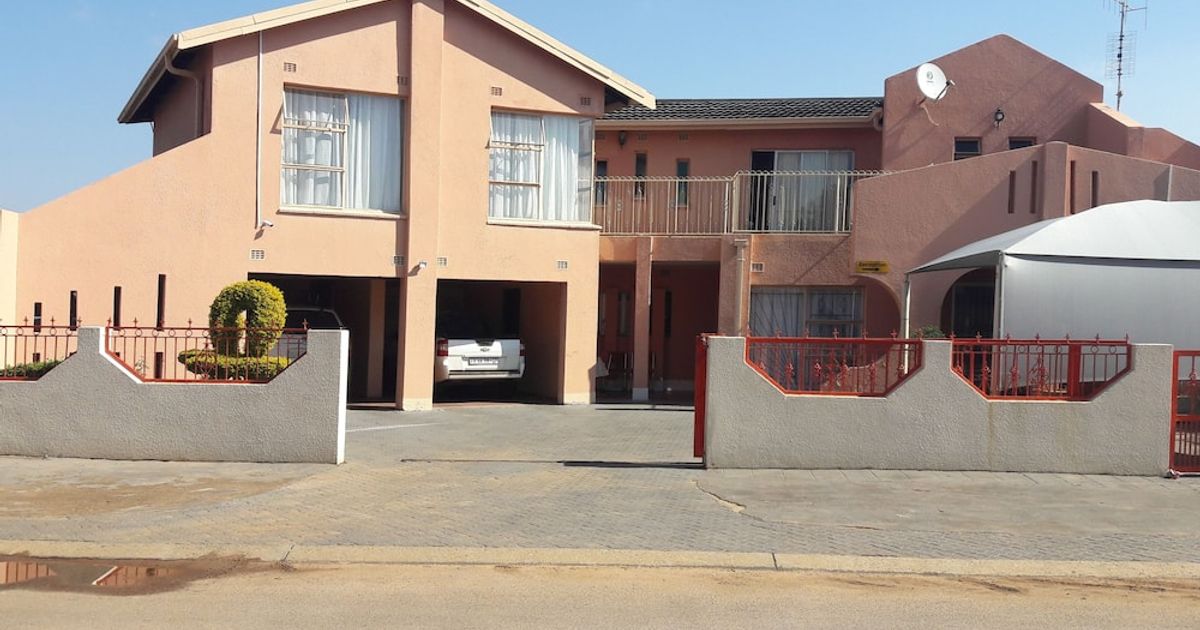 Diphororo Guest House from $40. Mogwase Hotel Deals & Reviews - KAYAK