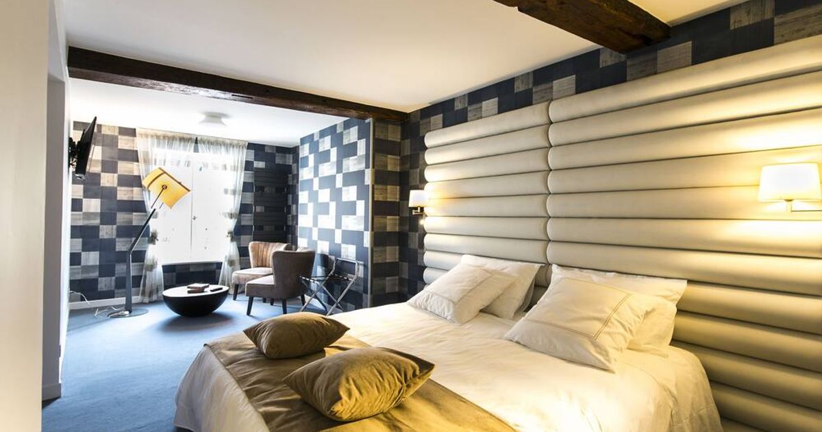 Logis du Parvis Face Cathédrale/in front of the Cathedral from $118 ...