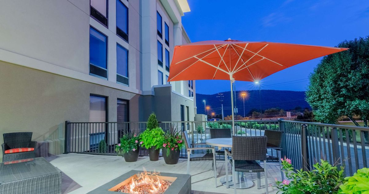 Hampton Inn Covington £113. Covington Hotel Deals & Reviews - KAYAK