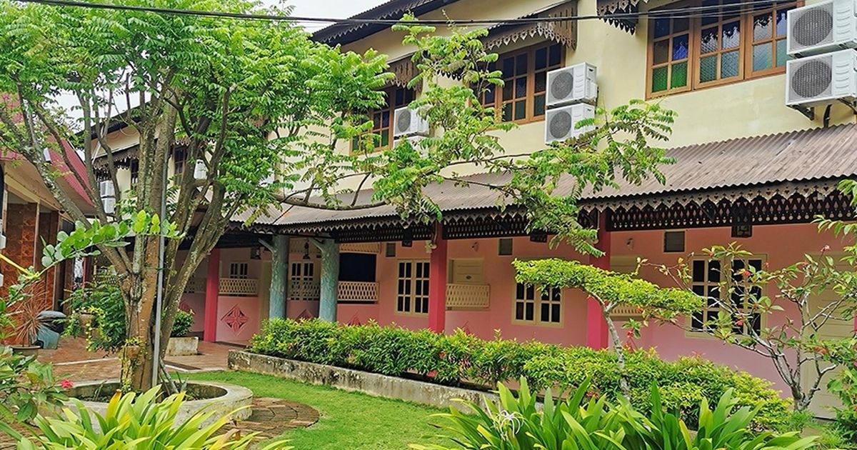 Sabak Awor Resort from $27. Muar Hotel Deals & Reviews - KAYAK