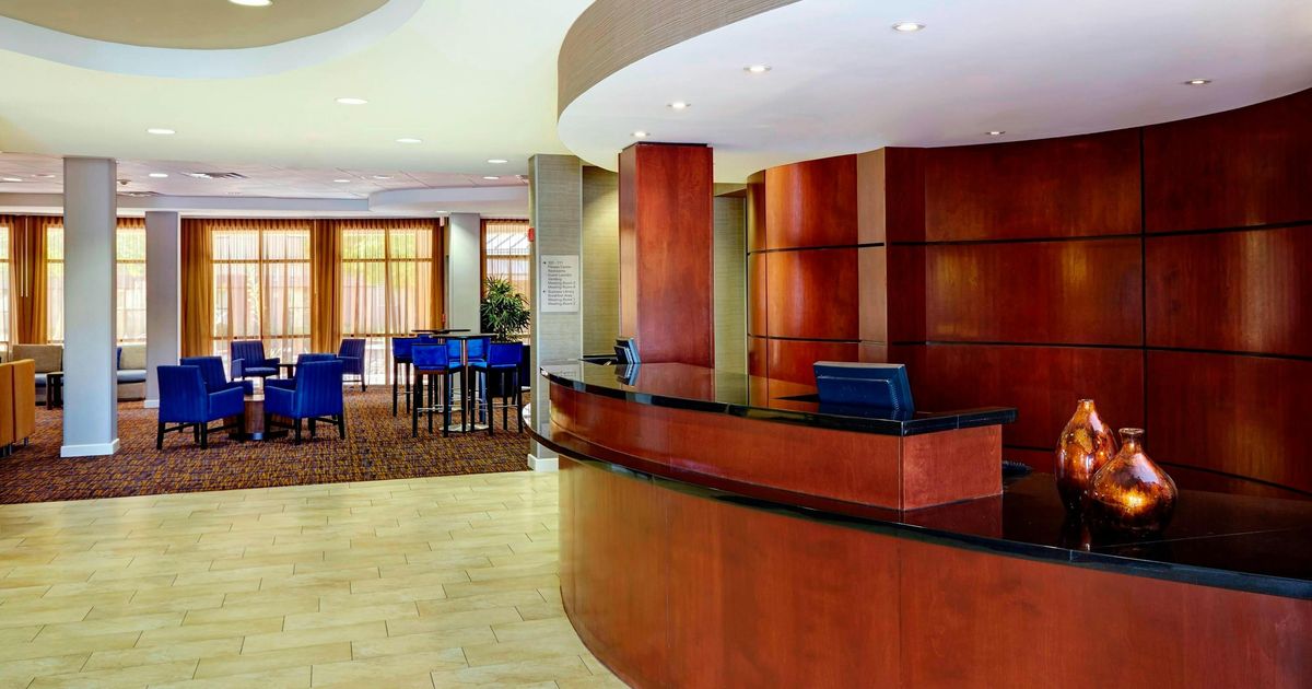 Courtyard by Marriott Phoenix North/Happy Valley from $88. Phoenix ...