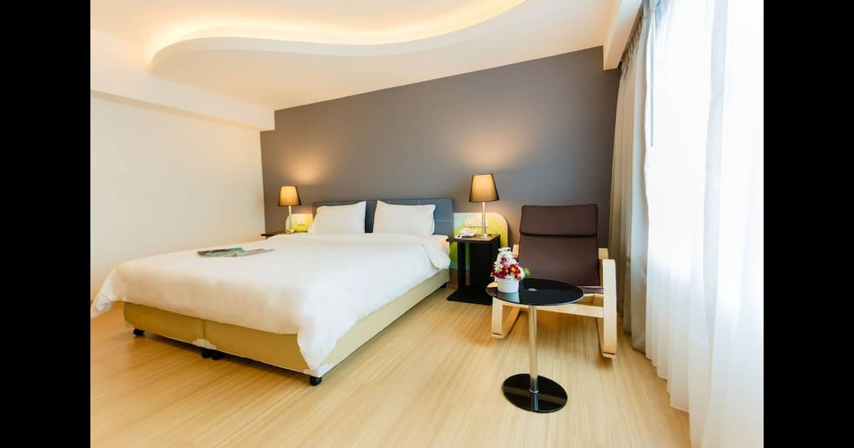 Grand Tower Inn Sathorn Hotel in Bangkok, Thailand from $24: Deals ...