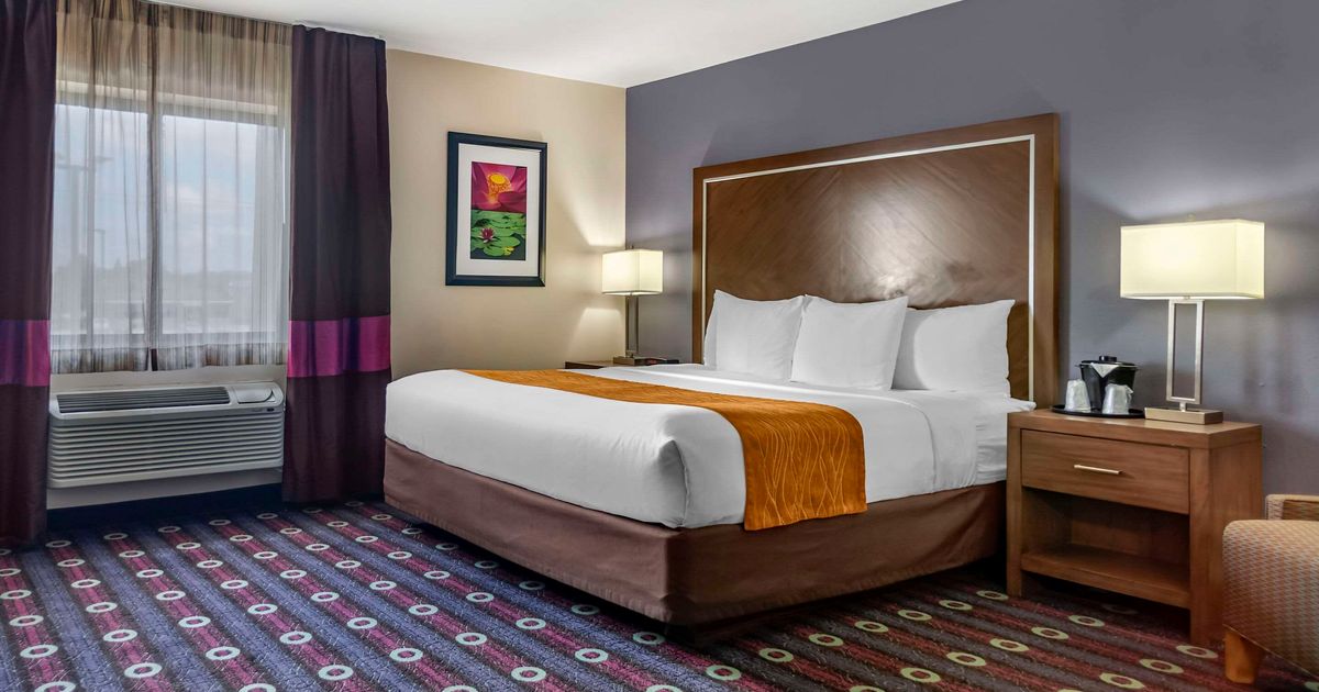 Comfort Inn Tulsa Midtown £59. Tulsa Hotel Deals & Reviews - KAYAK