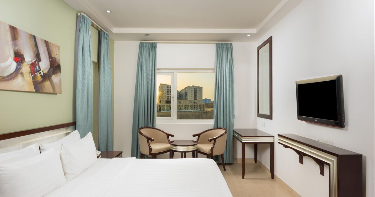 Centara Life Muscat Dunes Hotel ab 25 €. Hotels in Maskat - KAYAK