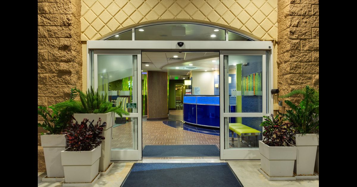Holiday Inn Express & Suites Plant City By IHG in Plant City, the ...