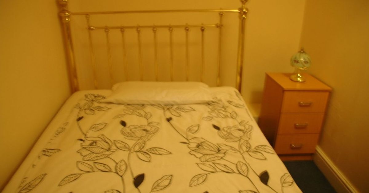 Revive Lodge £25. Feltham Hotel Deals & Reviews - KAYAK