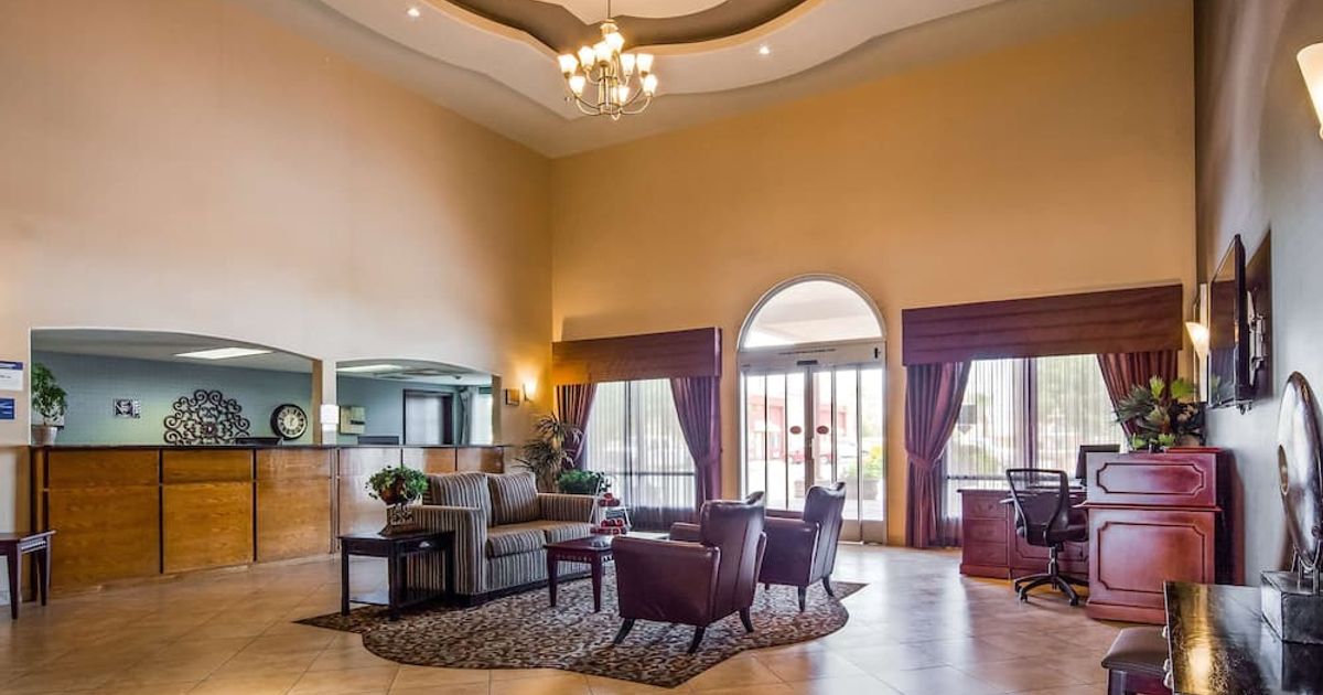 Best Western Plus Main Street Inn ab 98 €. Hotels in Brawley - KAYAK