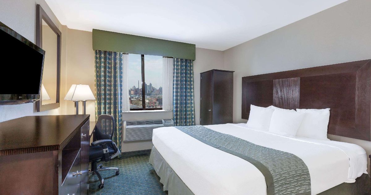 Royal Stay Hotel from . Queens Hotel Deals & Reviews - KAYAK