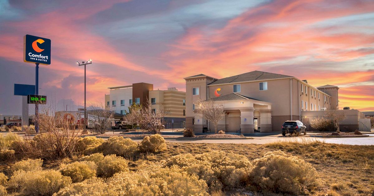 Comfort Inn & Suites Rawlins £68. Rawlins Hotel Deals & Reviews - KAYAK