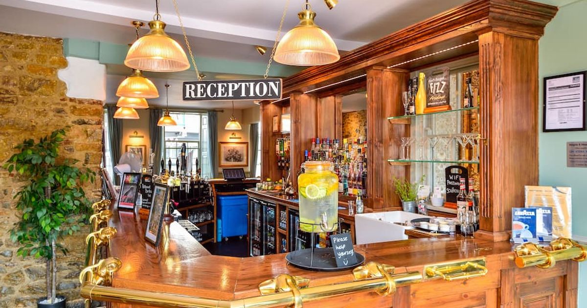 The George Hotel £90. Axminster Hotel Deals & Reviews - KAYAK