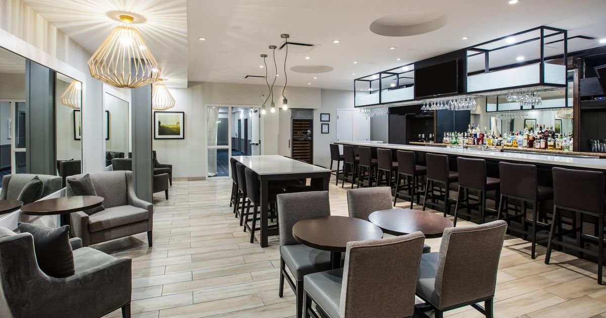 Holiday Inn & Suites Grande Prairie-Conference Ctr By IHG à partir de ...