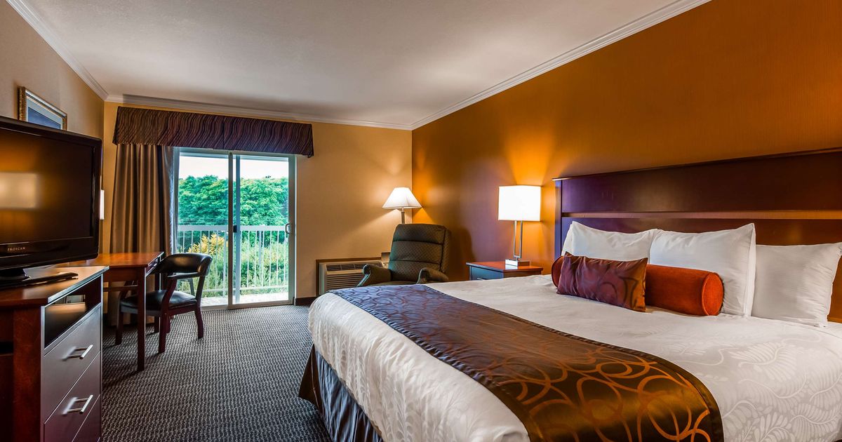 Best Western Plus Landmark Inn, Lincoln City | HotelsCombined