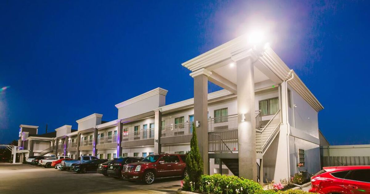 Express Inn - Spring from $63. Spring Hotel Deals & Reviews - KAYAK