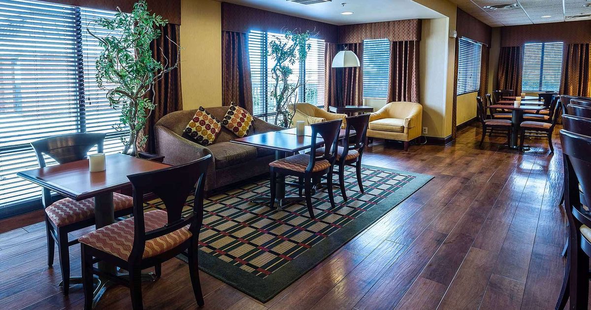 Hampton Inn Somerset from $81. Somerset Hotel Deals & Reviews - KAYAK