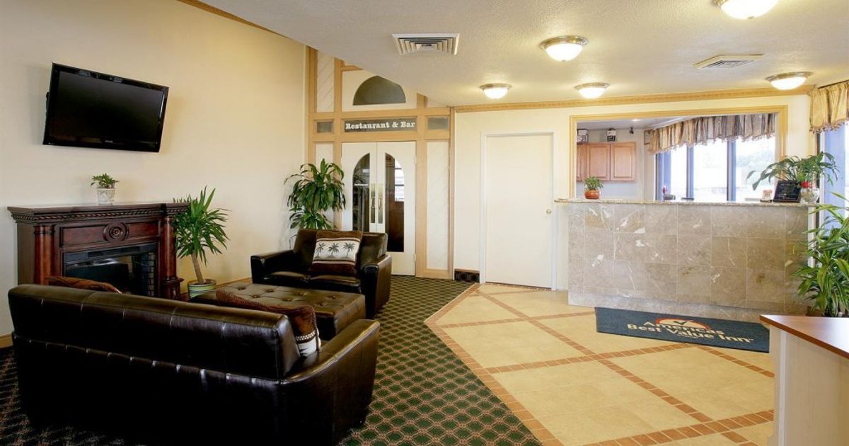 Quality Inn Longmont from $53. Longmont Hotel Deals & Reviews - KAYAK