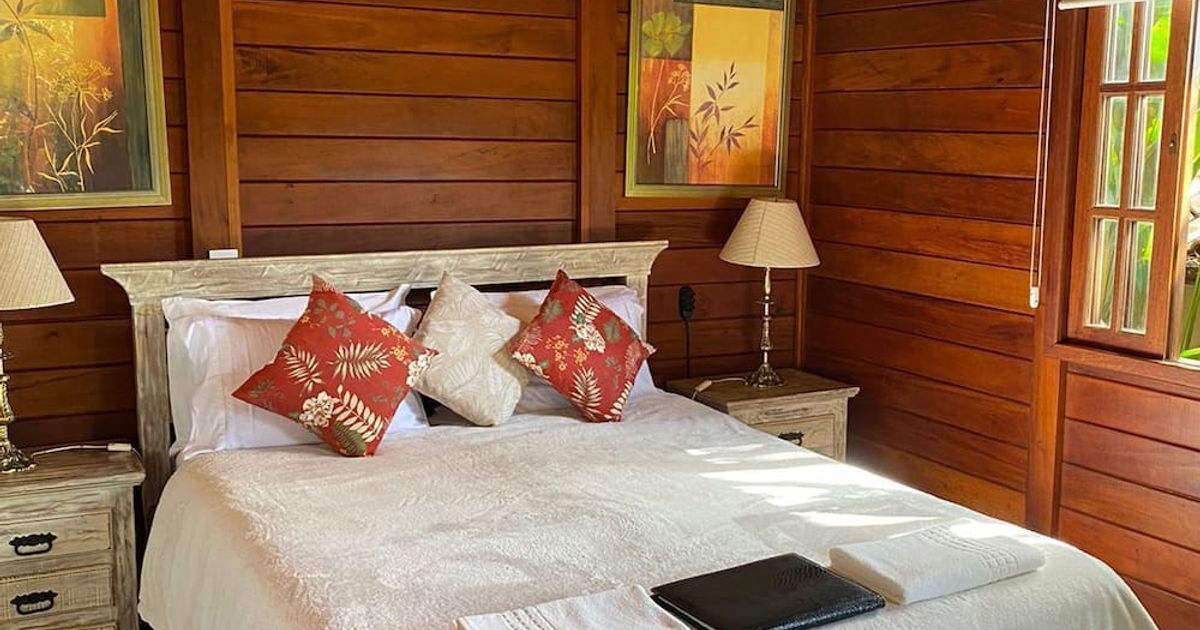 Aratinga inn from $87. Vila do Abraao Hotel Deals & Reviews - KAYAK