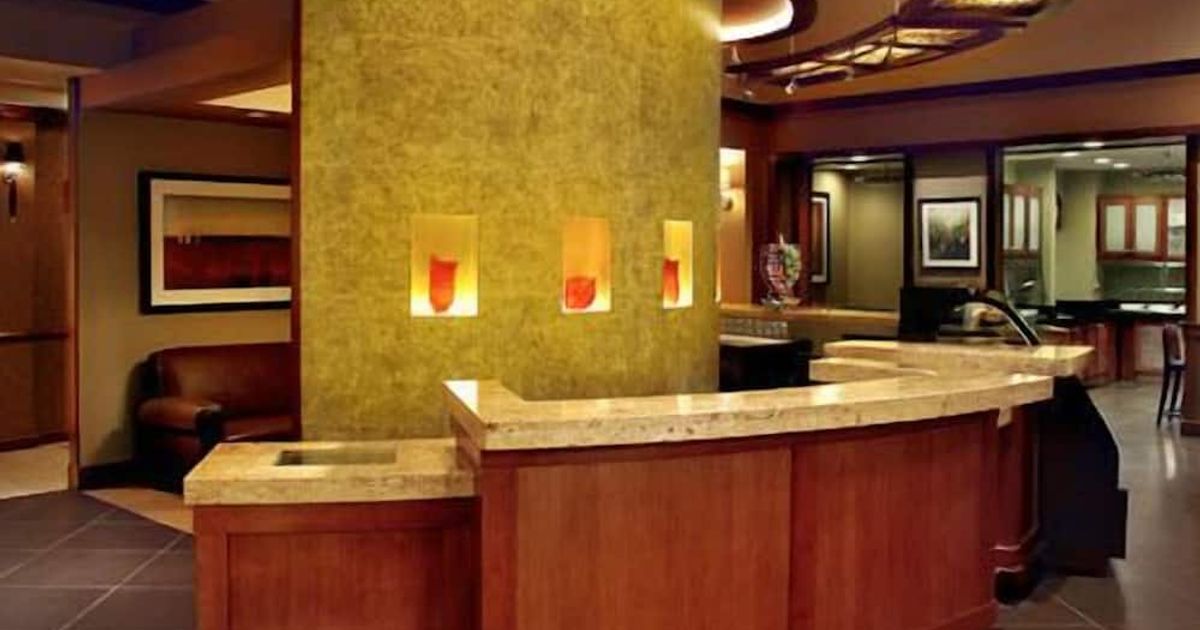 Comfort Suites Milwaukee West ab 77 €. Hotels in Milwaukee - KAYAK