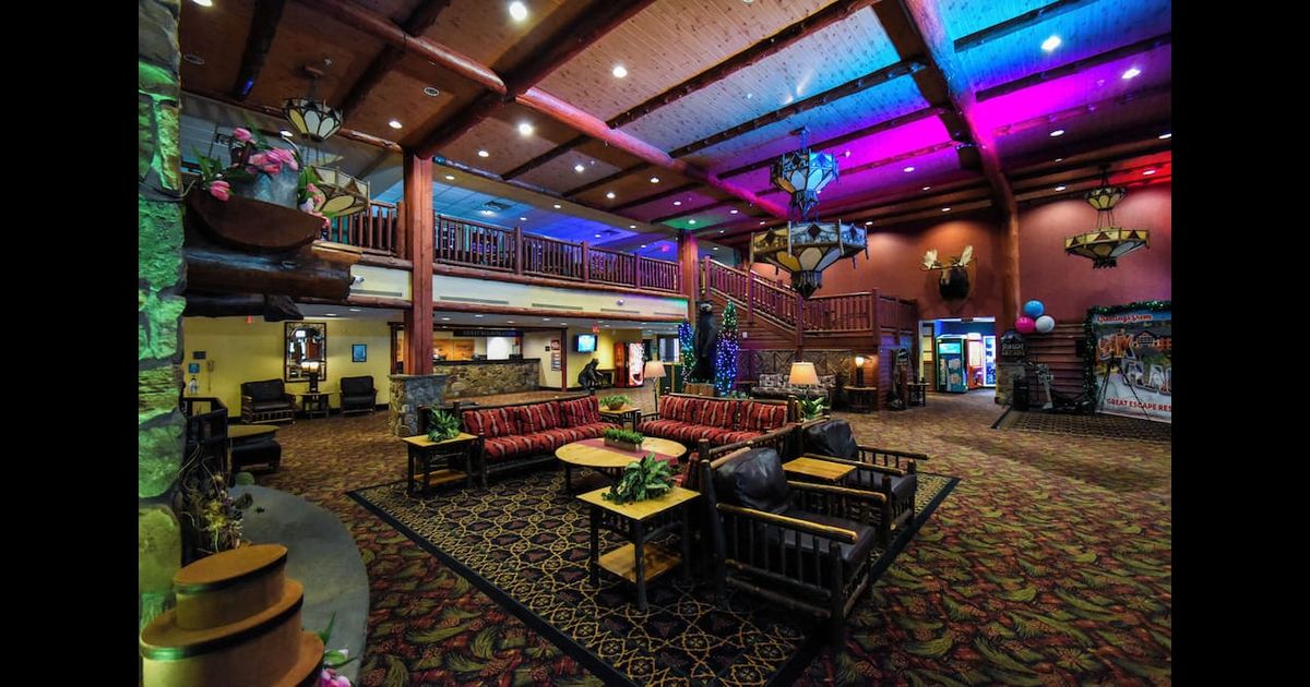Six Flags Great Escape Lodge & Indoor Waterpark in Queensbury, the ...