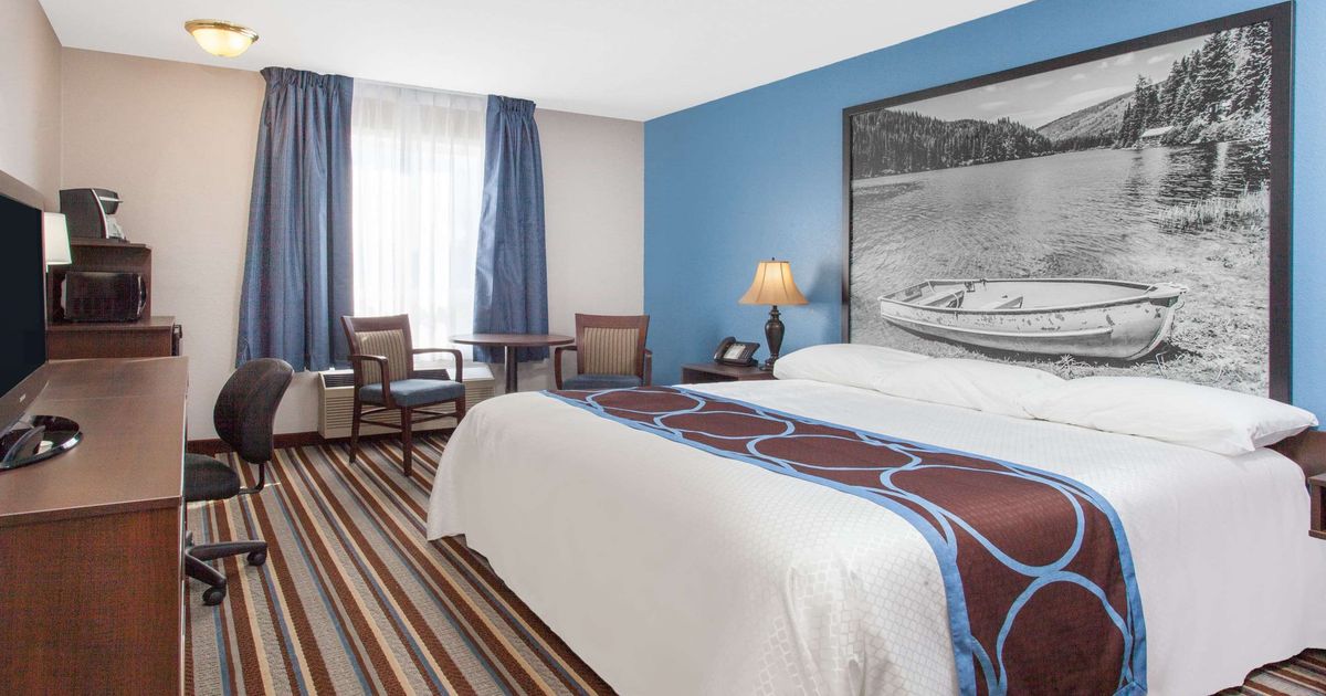 Super 8 by Wyndham Fort Frances from $105. Fort Frances Hotel Deals ...