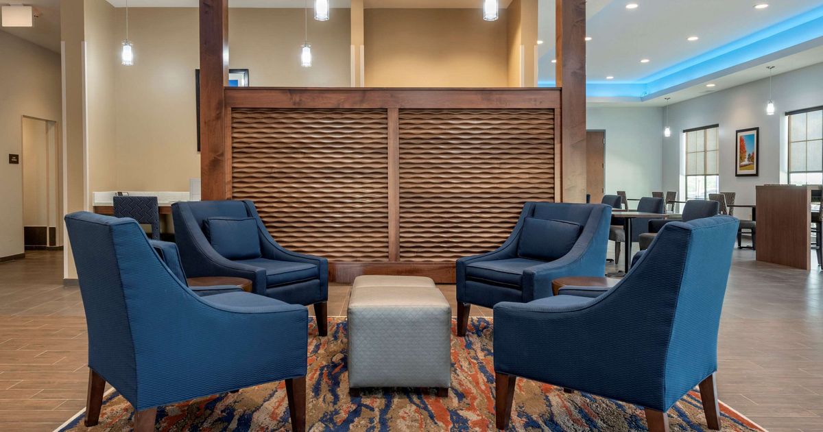 Comfort Suites Dry Ridge from $103. Dry Ridge Hotel Deals & Reviews - KAYAK