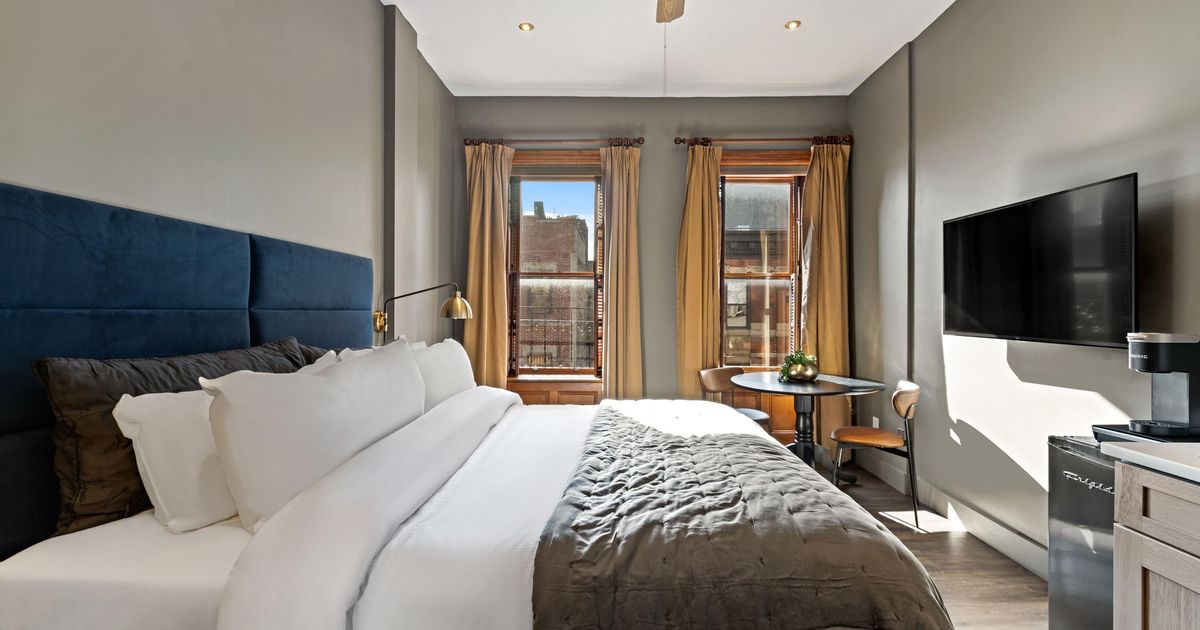 The Historic Blue Moon Hotel - Nyc from $148. New York Hotel Deals ...
