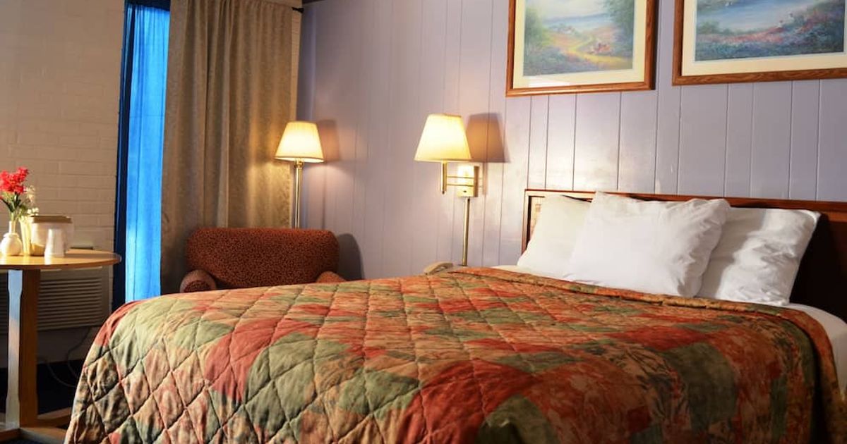Economy Inn Bluefield from $63. Bluefield Hotel Deals & Reviews - KAYAK