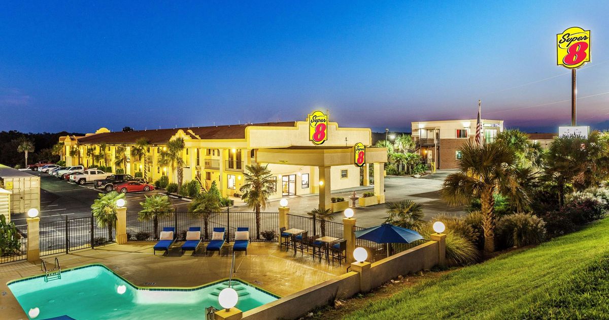 Super 8 by Wyndham Stockbridge from $52. Stockbridge Hotel Deals ...