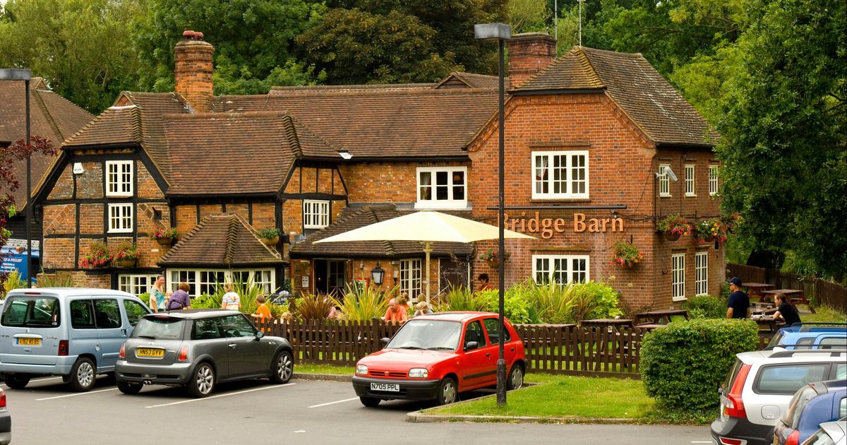 Premier Inn Woking West (A324) £53. Woking Hotel Deals & Reviews - KAYAK