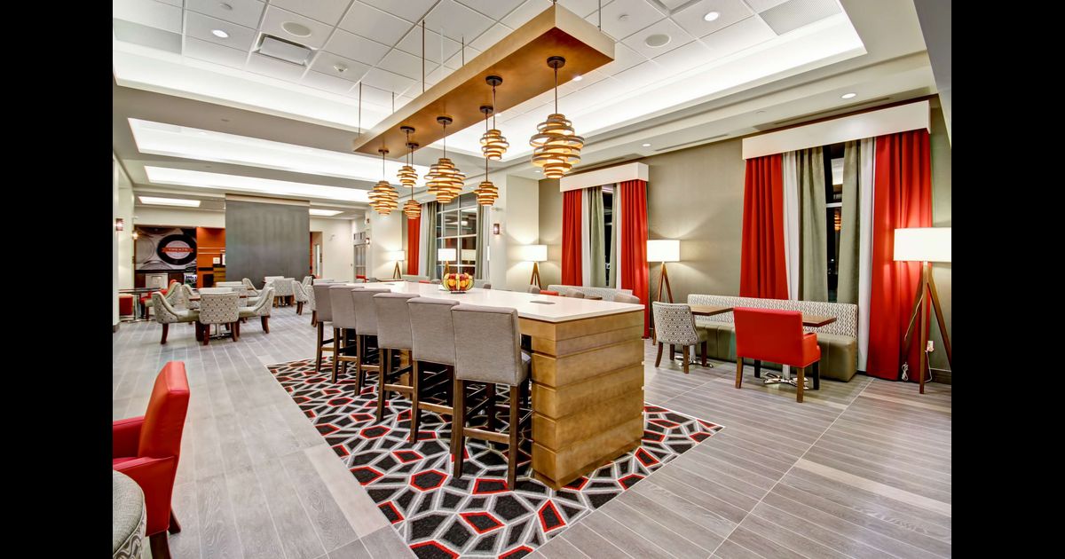 Hampton Inn & Suites by Hilton Medicine Hat in Medicine Hat, Canada ...