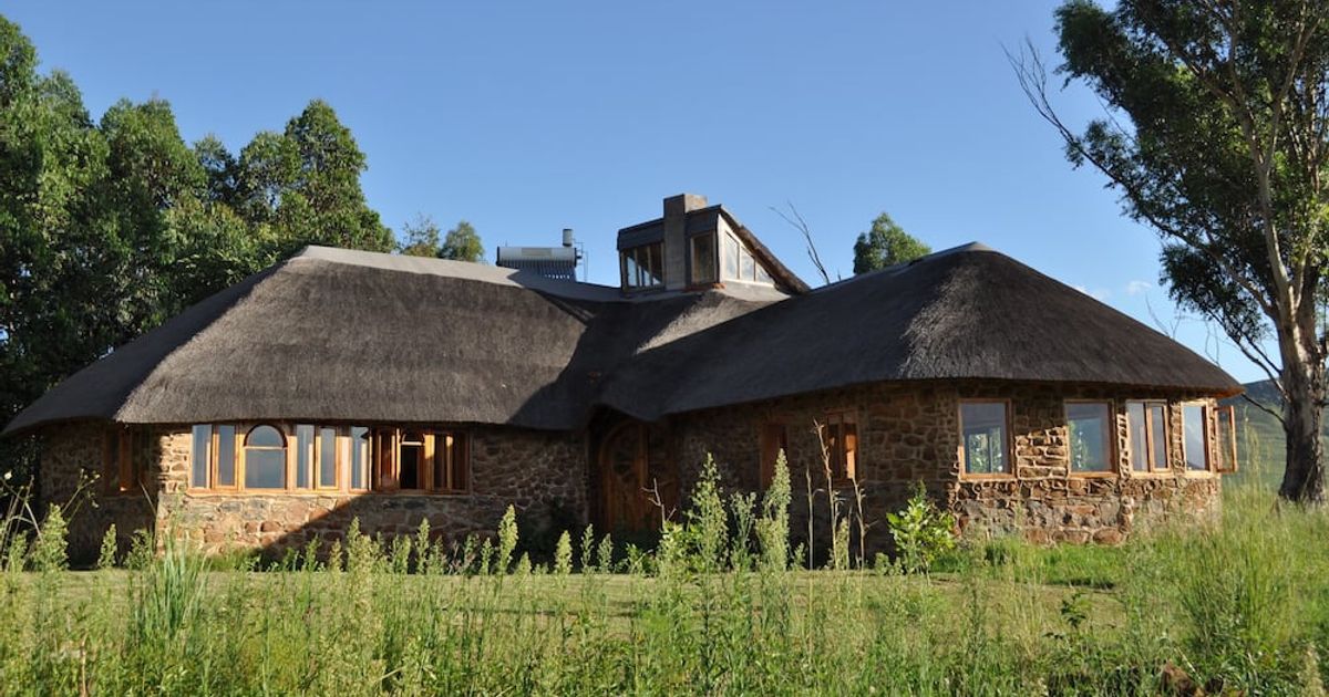 Antbear Drakensberg Lodge from $276. Mooi River Hotel Deals & Reviews ...