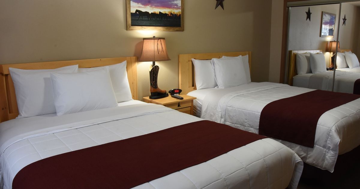 Woodside Dells Hotel & Suites from $62. Wisconsin Dells Hotel Deals ...