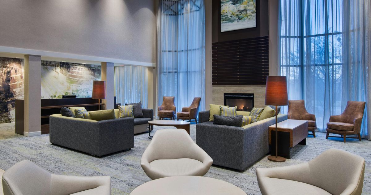 Courtyard by Marriott Springfield Airport £84. Springfield Hotel Deals ...