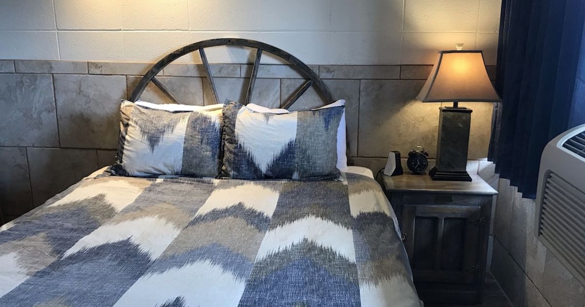 Lariat Motel from $153. Hardin Hotel Deals & Reviews - KAYAK