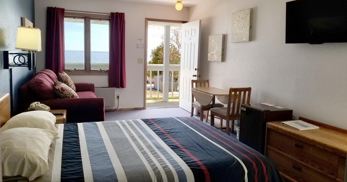 Square Rigger Lodge from $142. Egg Harbor Hotel Deals & Reviews - KAYAK