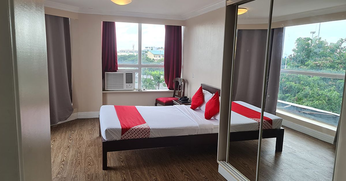 Manila Airport . Parañaque Hotel Deals & Reviews - KAYAK