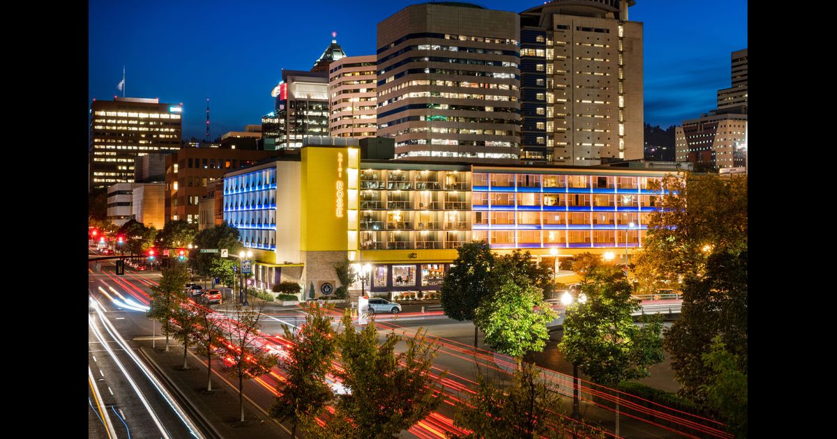 Staypineapple, Hotel Rose, Downtown Portland in Portland, the United ...