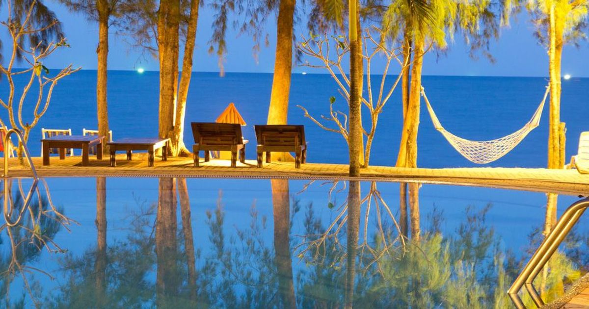 Bayview Beach Resort ₹ 3,507. Bang Saphan Hotel Deals & Reviews - KAYAK