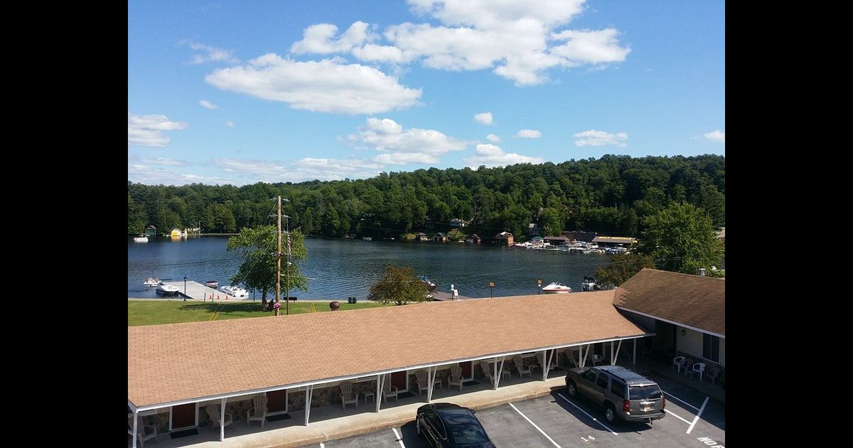 Clark's Beach Motel $96 ($̶1̶5̶0̶). Old Forge Hotel Deals & Reviews - KAYAK
