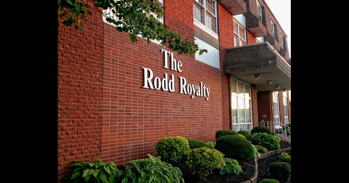 Rodd Royalty C$ 100 (C̶$̶ ̶1̶6̶1̶). Charlottetown (Prince Edward Island ...