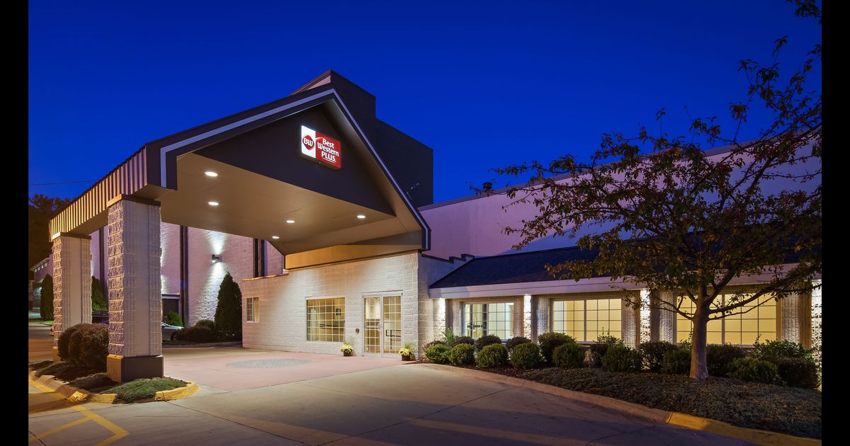 Best Western Plus Longbranch Hotel & Convention Center in Cedar Rapids ...