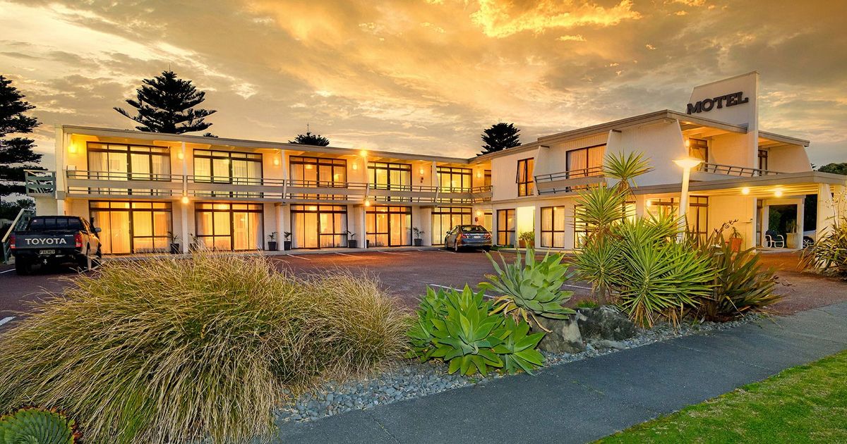 Whispering Sands Beachfront Motel ₹ 13,519. Gisborne Hotel Deals ...