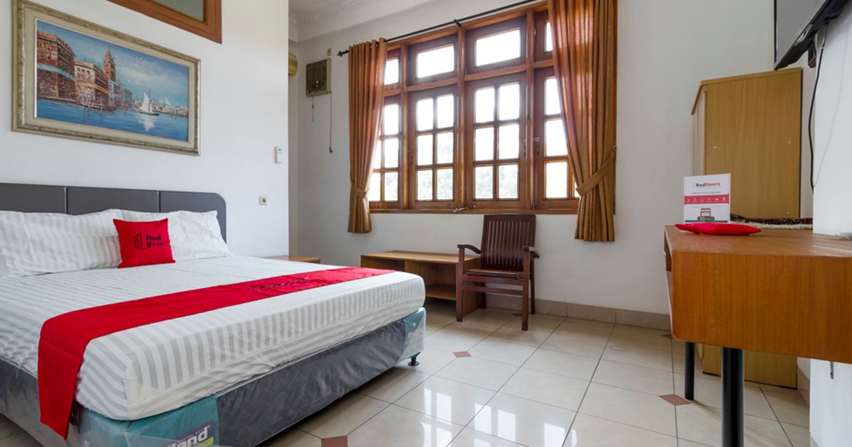 RedDoorz @ Taman Menteng Bintaro from . Jakarta Hotel Deals & Reviews ...