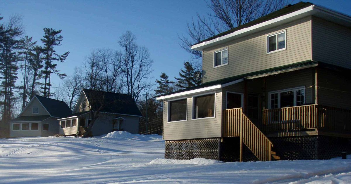Jocko's Beach Resort and Motel from . Calabogie Hotel Deals & Reviews ...